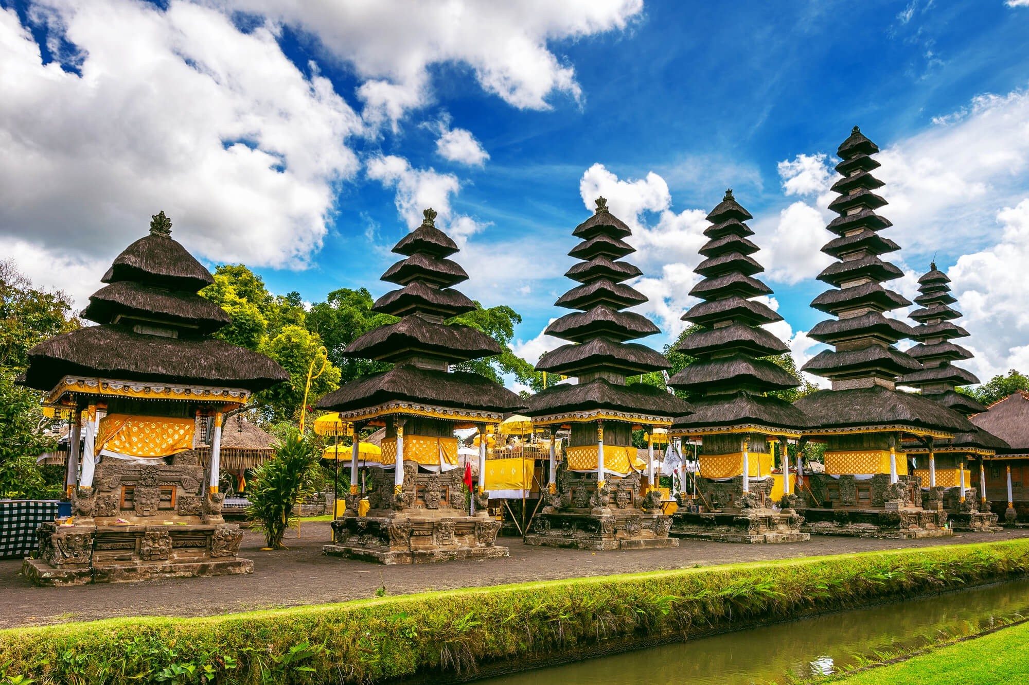 5 Uniquely Fascinating Places to Visit in Indonesia | Obokash.com